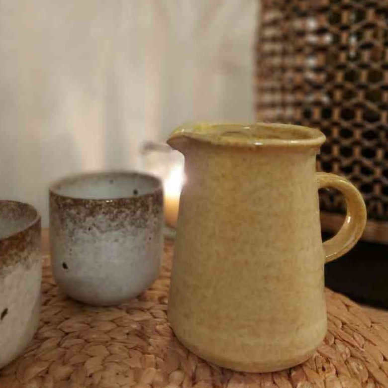 Krug senfgelb Kanne Steingut 13,5 cm 600 ml JUG YELLOW | Madam Stoltz ...